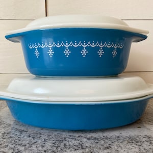 Snowflake Blue Garland Vintage Pyrex Oval Covered Casserole Dishes Set ...