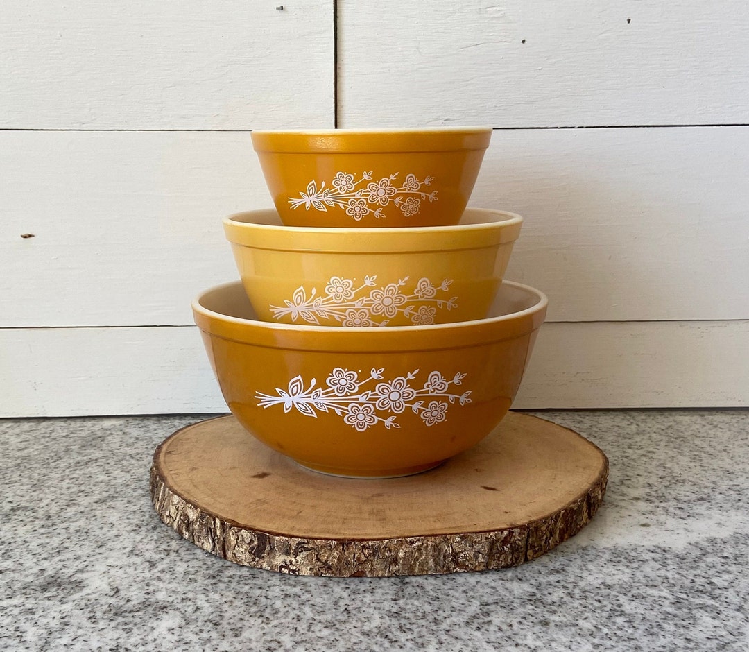 Vintage Pyrex Butterfly Gold Mixing Bowl Set of 3, 1970s Pyrex Mixing ...