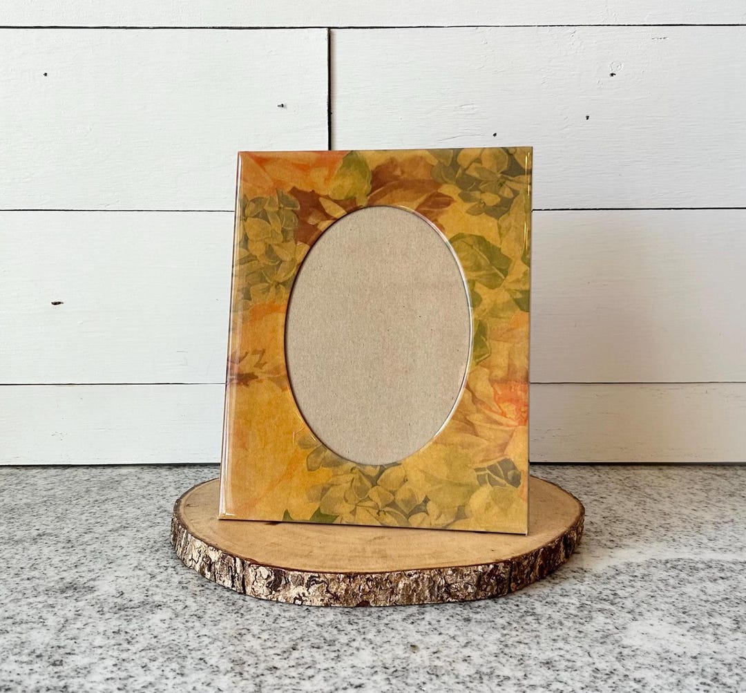 Vintage 5x7 Picture Frame With Oval Photo Opening, Floral Leaf Design ...