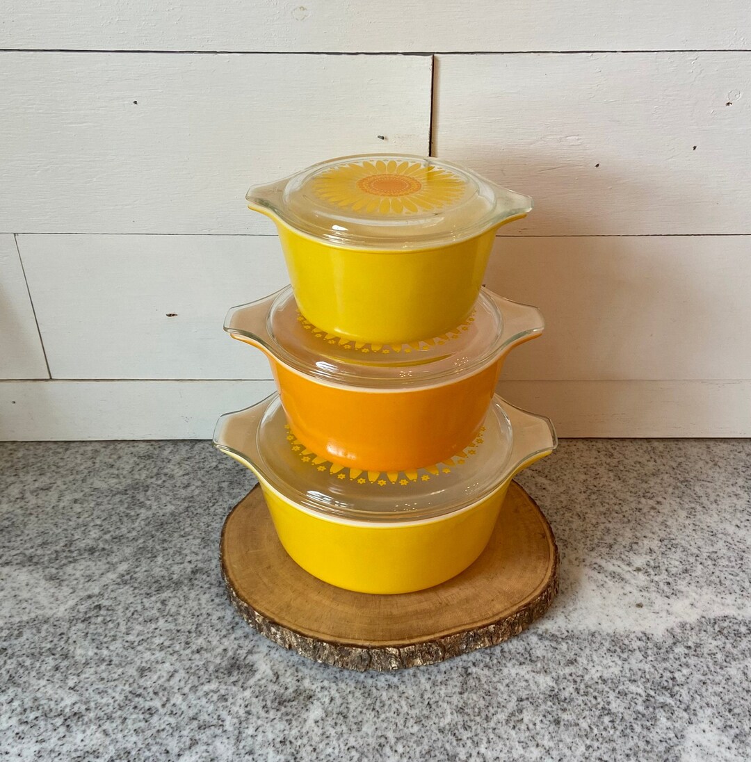 Vintage Pyrex Daisy Round Casserole Set 6 Pieces 473-475, 1960s 1970s ...