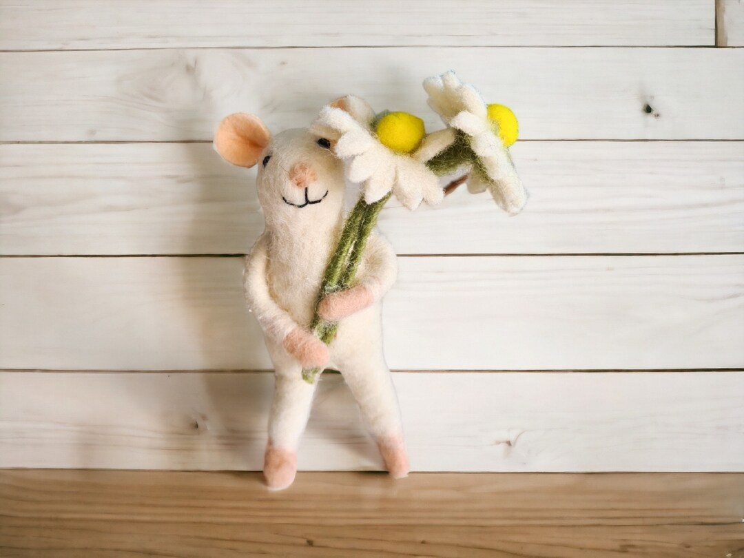Daisy Mouse / Handmade Felt Decoration / White Stand up Miniature Felt ...