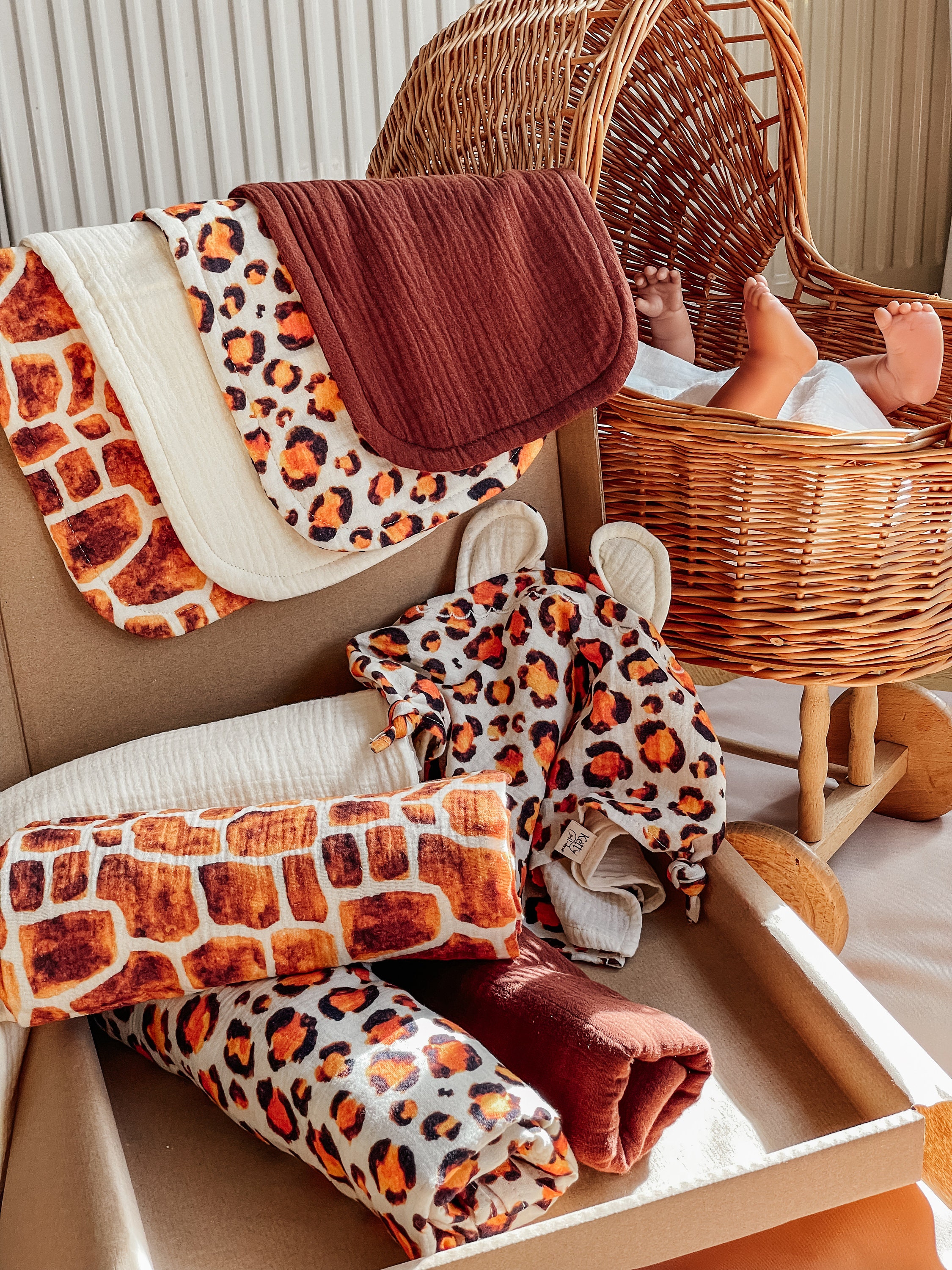 Personalized Caring Baby Pregnancy Box Gift. Comforter Muslin - Etsy