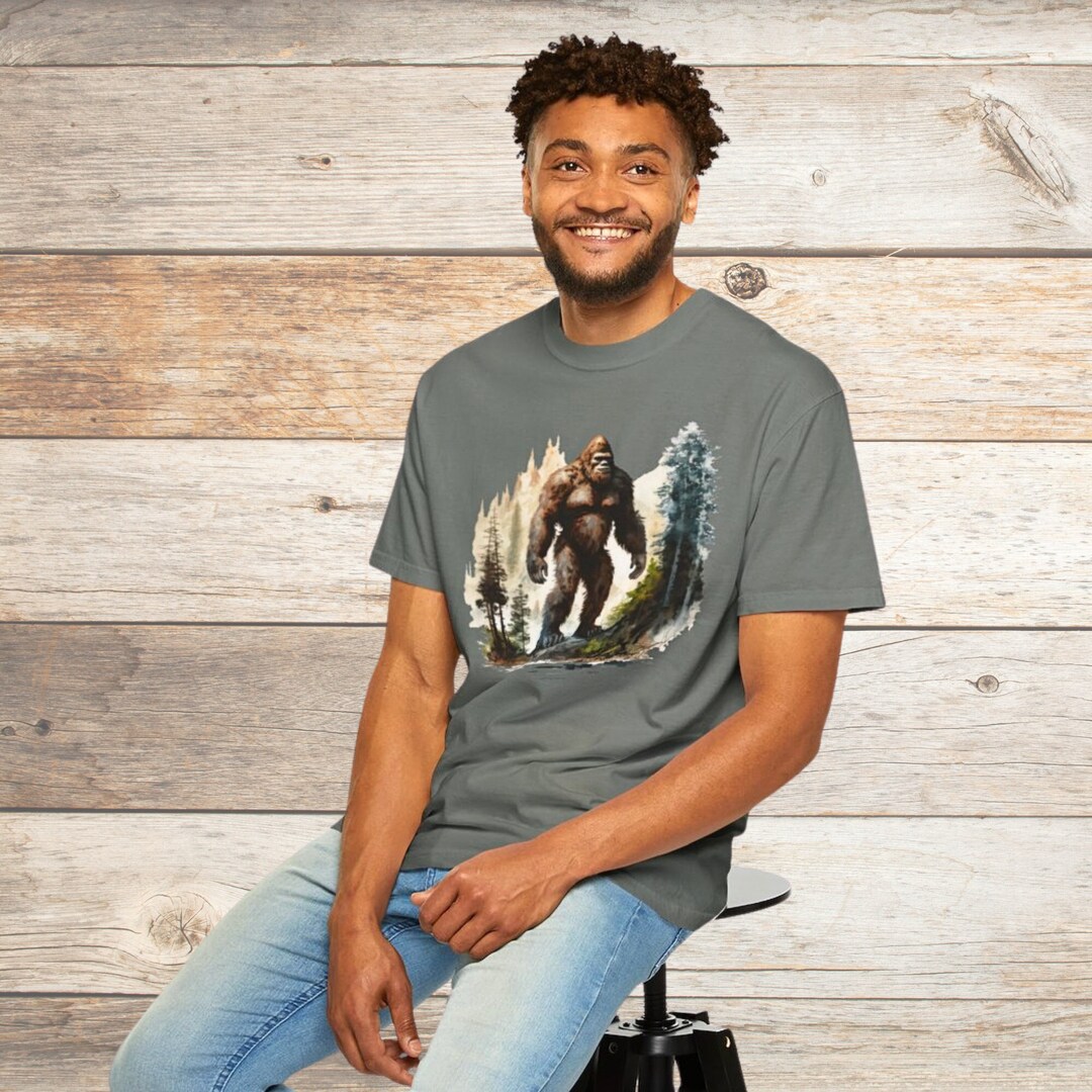 Sasquatch T-shirt, Bigfoot Shirt for Men, Women, Teens, Unisex Cryptid ...