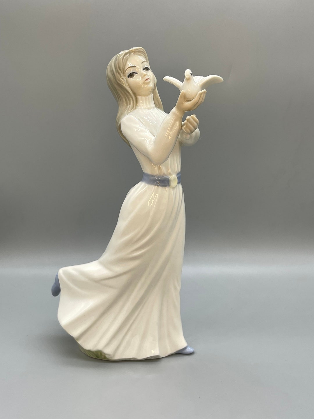 Gorgeous Tengra Yong Girl Figurine With Bird Porcelain Handmade in ...