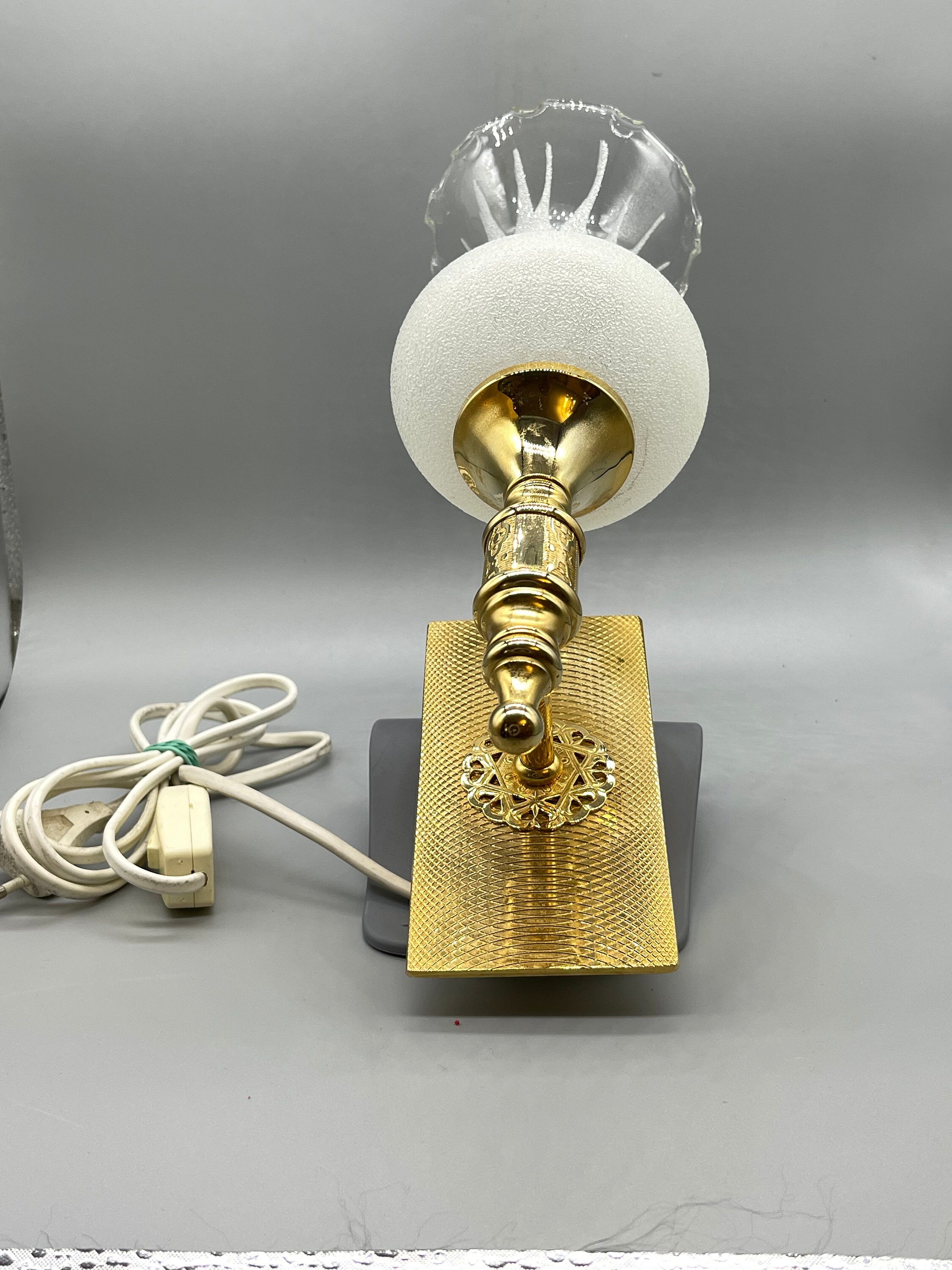 Vintage Frosted Glass Flower Shade Wall Lamp/sconce With Brass Base ...