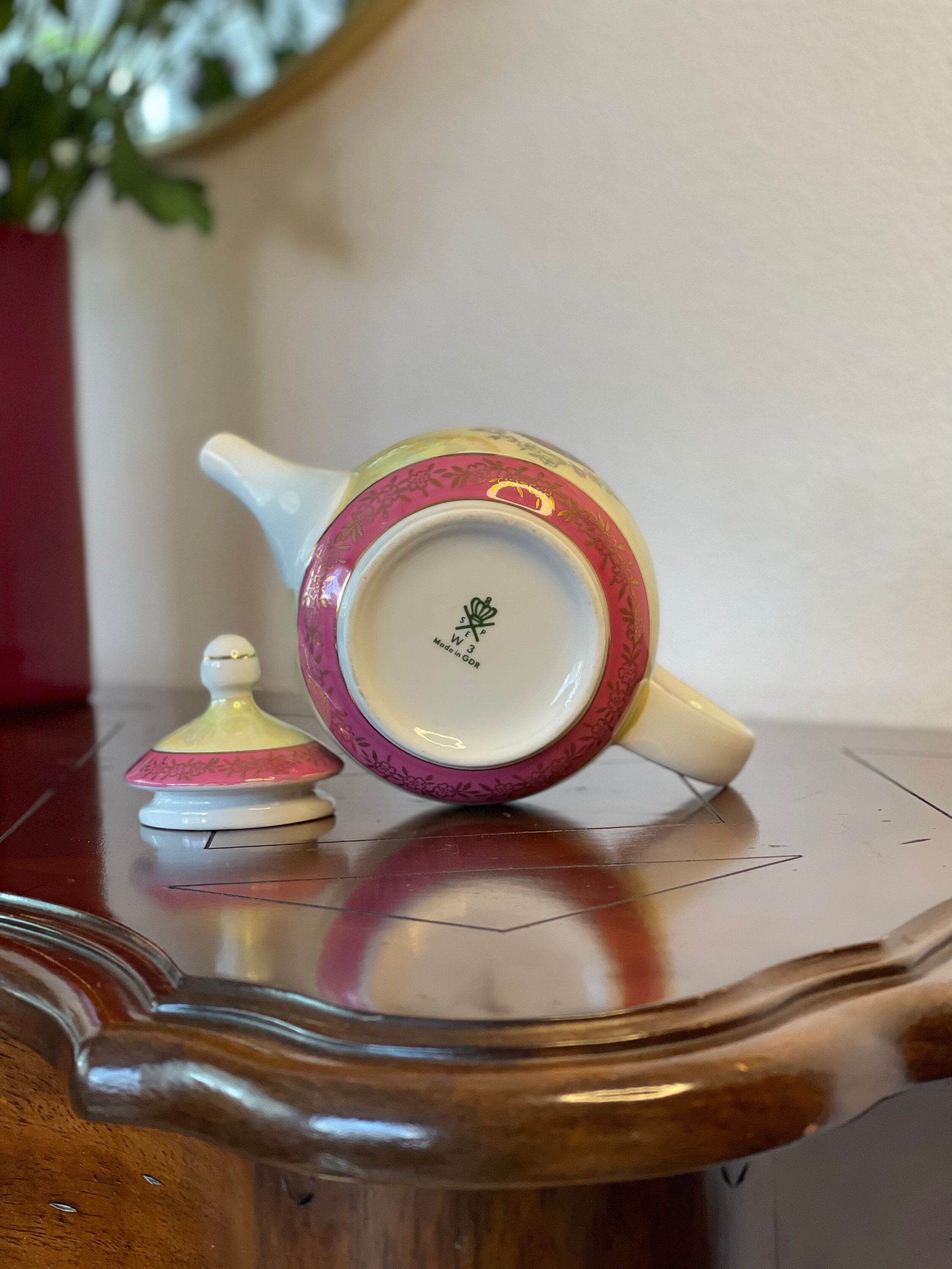 Madonna Vintage Porcelain Teapot. Made in GDR DDR . Beautiful Potcelain ...