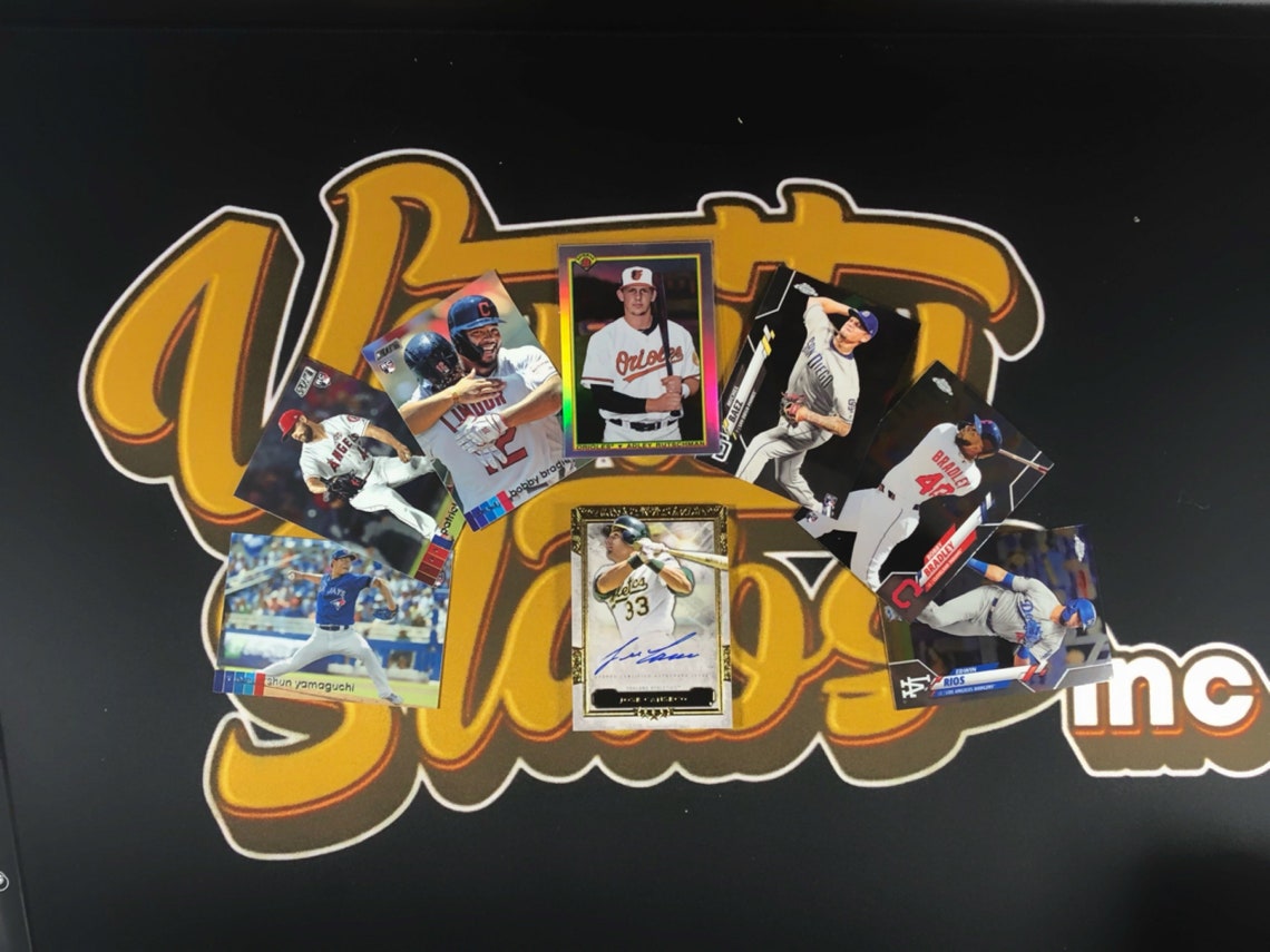 Football Mystery Graded Bundle With Foil Pack random Autographed, Relic ...