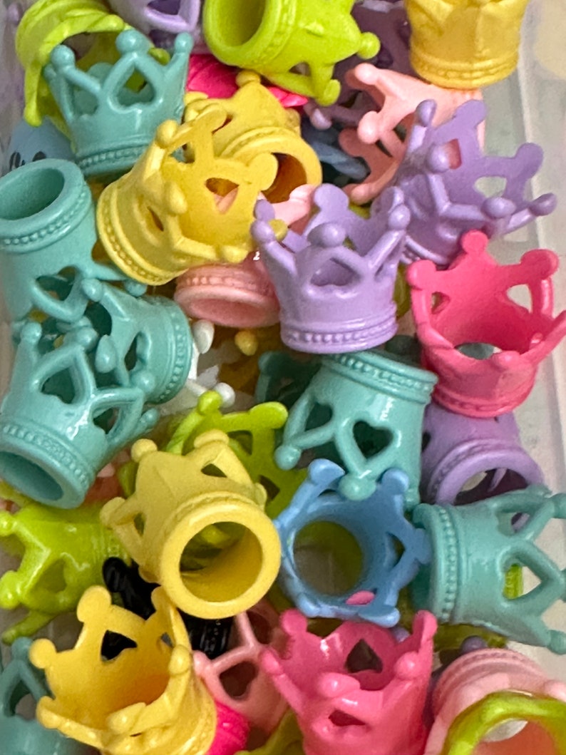 Ten (10) Assorted Color Plastic Crown Beads Included/unique Beads ...