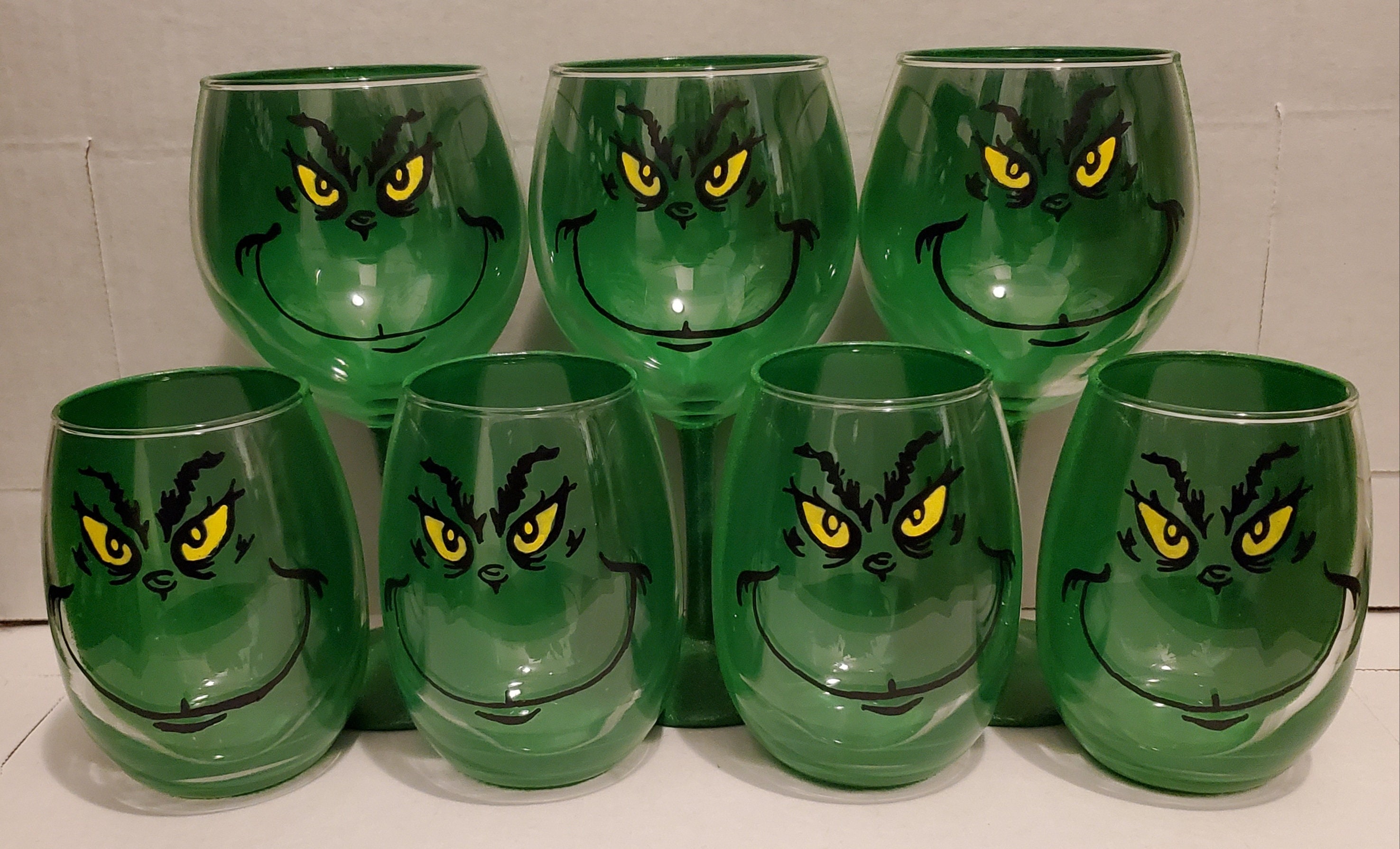 Hand Painted Grinch Wine Glass - Etsy