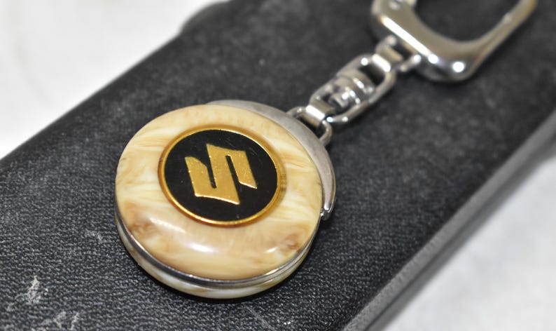 Vintage Suzuki Keychain With Marbled Bakelite Finish – Retro Automotive ...
