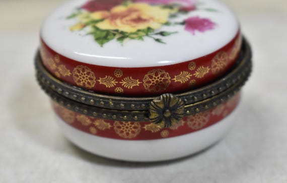 Vintage Porcelain Trinket Box: Floral Bouquet Design,… - Gem