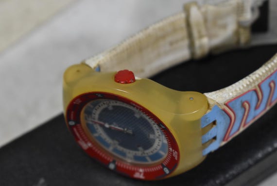 Vintage Collectible Rare Swatch Fun Border AG 2005 Sn… - Gem