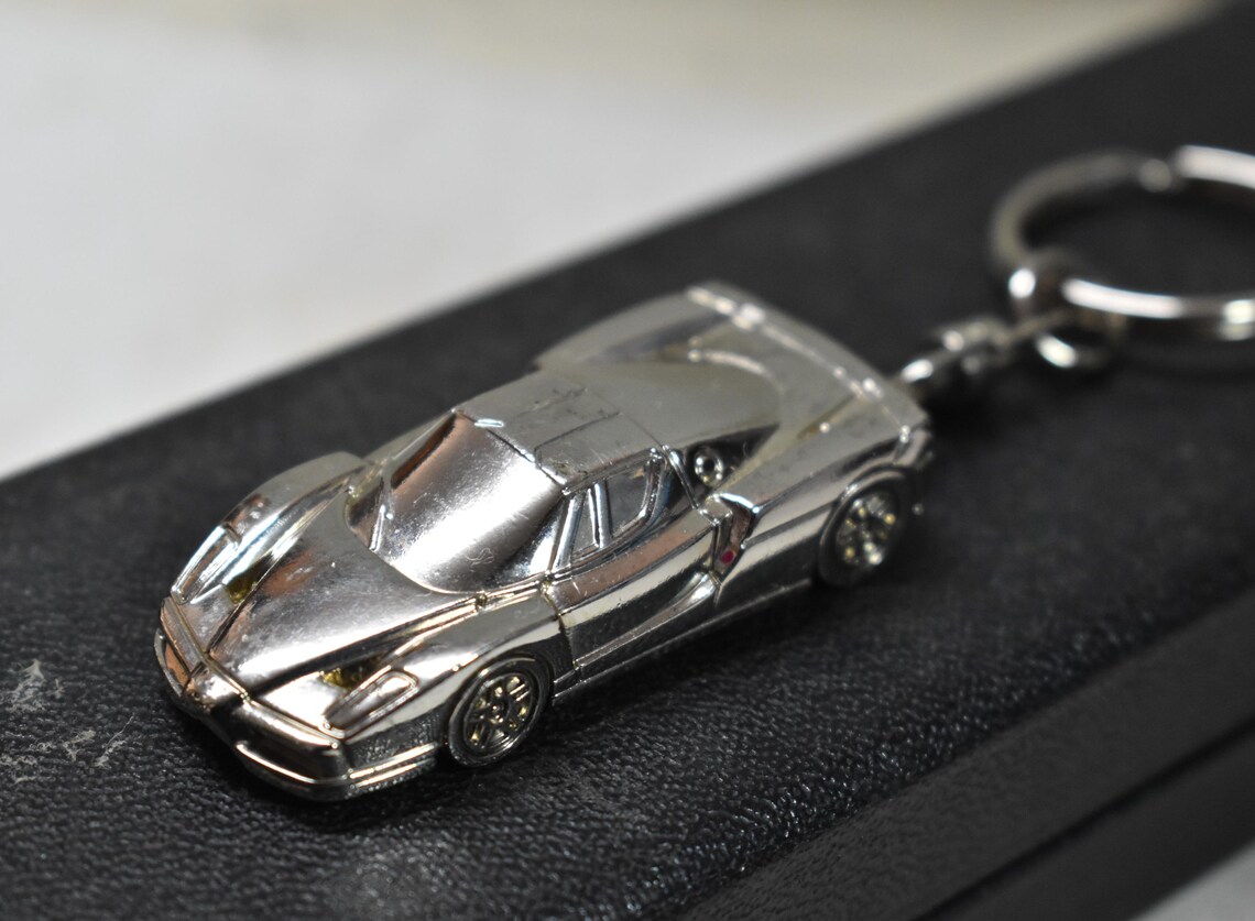 Shell V-power ENZO FERRARI 2002 Keychain-ferrari Design Keyring-lanyard ...