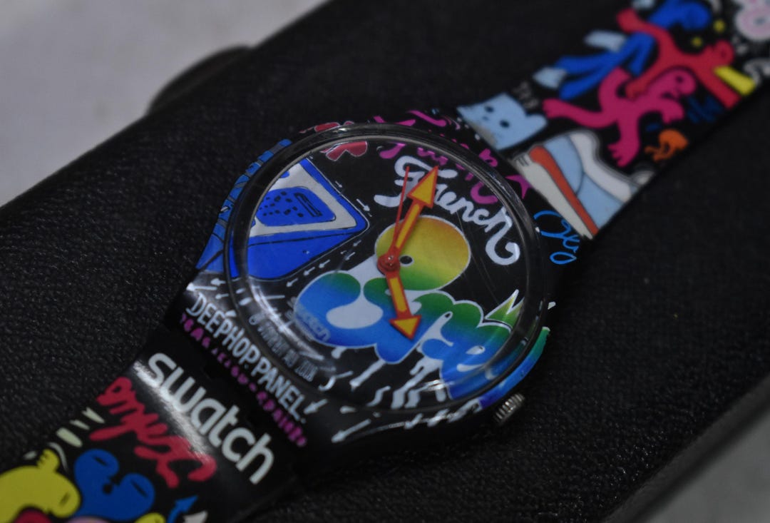 Vintage Collectible Beautiful Design Swatch Swiss Made Watch AG 2008 ...