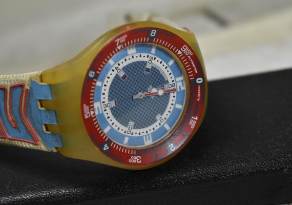 Vintage Collectible Rare Swatch Fun Border AG 2005 Sn… - Gem