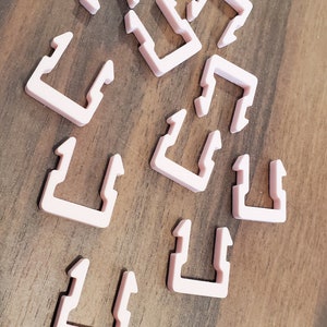 Wire Clip for SKADIS and 1/4" Pegboard, Holds Cables, Wires, Cords ...