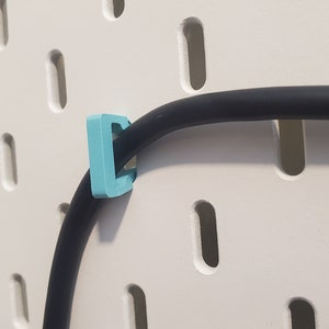 Wire Clip for SKADIS and 1/4" Pegboard, Holds Cables, Wires, Cords ...
