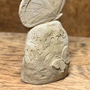 Creative Butterfly Statue Welcome Stone With Sitting Butterfly on It ...