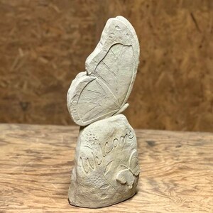 Creative Butterfly Statue Welcome Stone With Sitting Butterfly on It ...