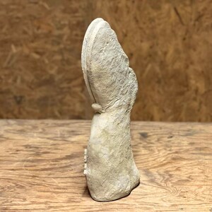 Creative Butterfly Statue Welcome Stone With Sitting Butterfly on It ...