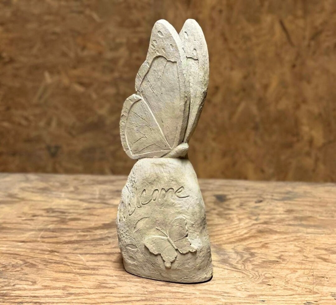 Creative Butterfly Statue Welcome Stone With Sitting Butterfly on It ...