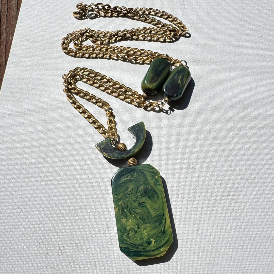 Vintage Gold Tone Bakelite Pendant Necklace 38" - Etsy