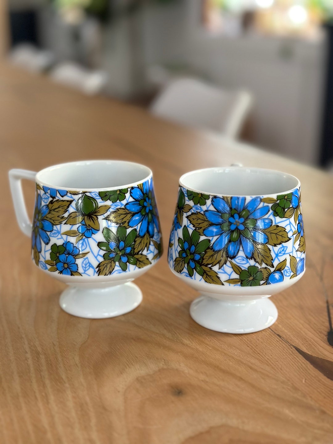 Set of 2 Vintage Mid Mod Floral Footed Ceramic Mugs Blue Green Flowers ...
