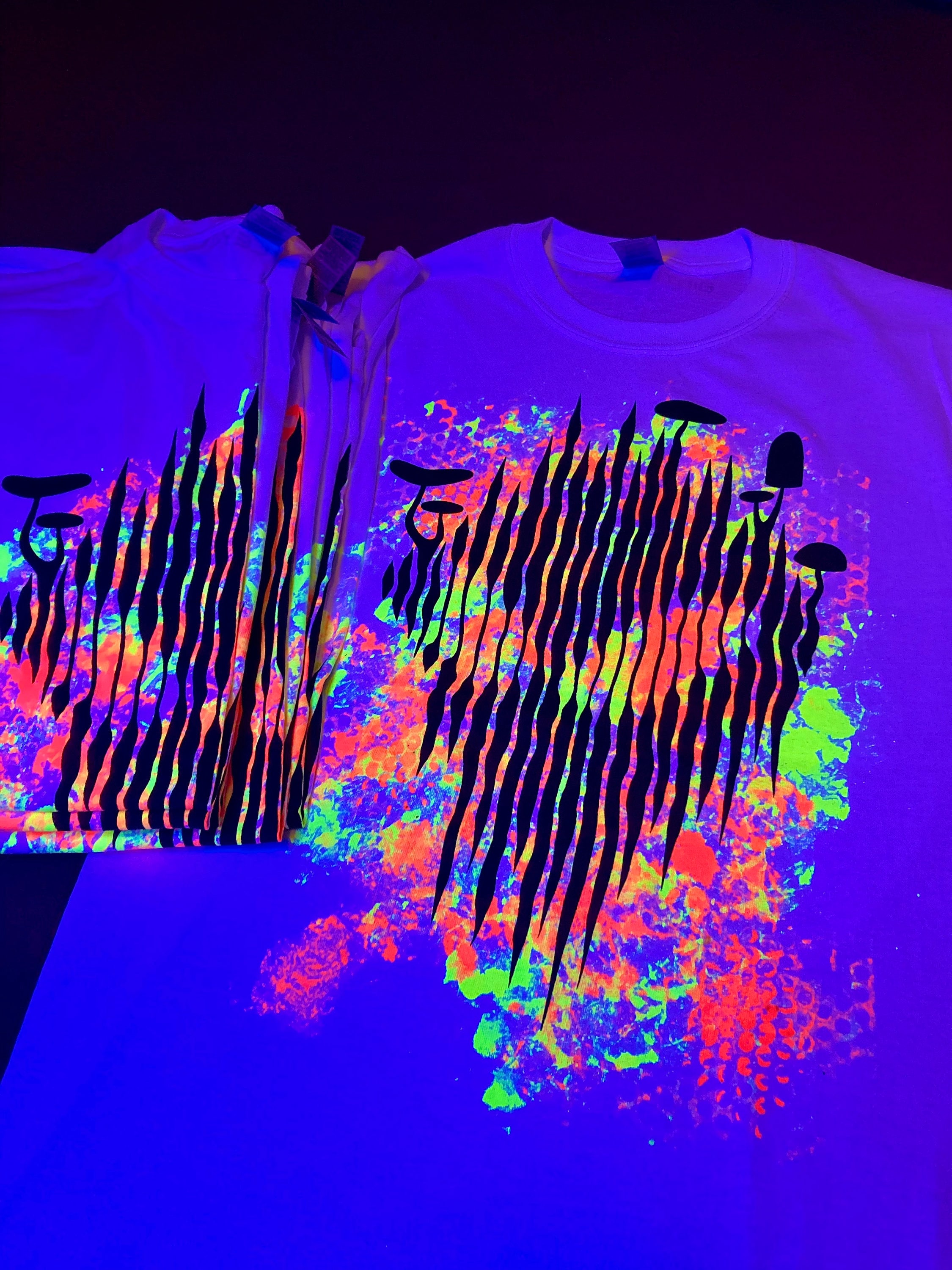 Uv/blacklight Reactive Clothing Alien Lines Cosmic Trippy T-shirt - Etsy UK
