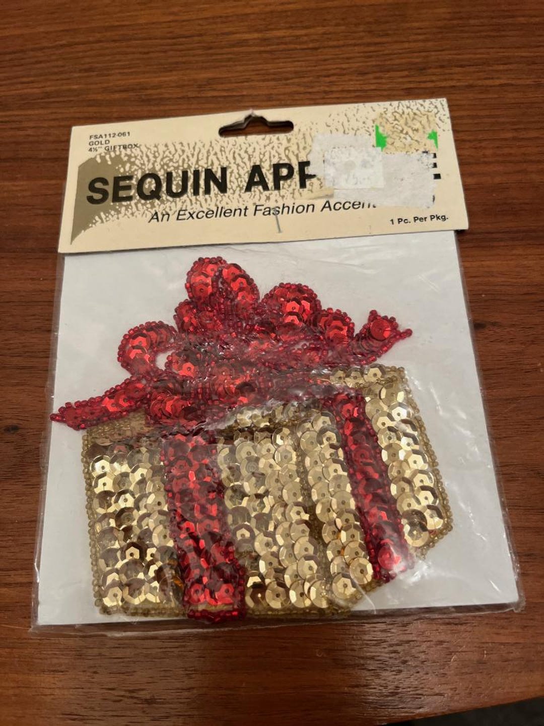 Vintage Wang International Sequin Gift Box Applique Gold & Red 4 ...