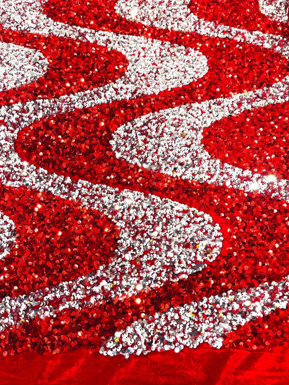 Sequin Wave Design on White Stretch Velvet All Over 5mm Shining Sequins ...