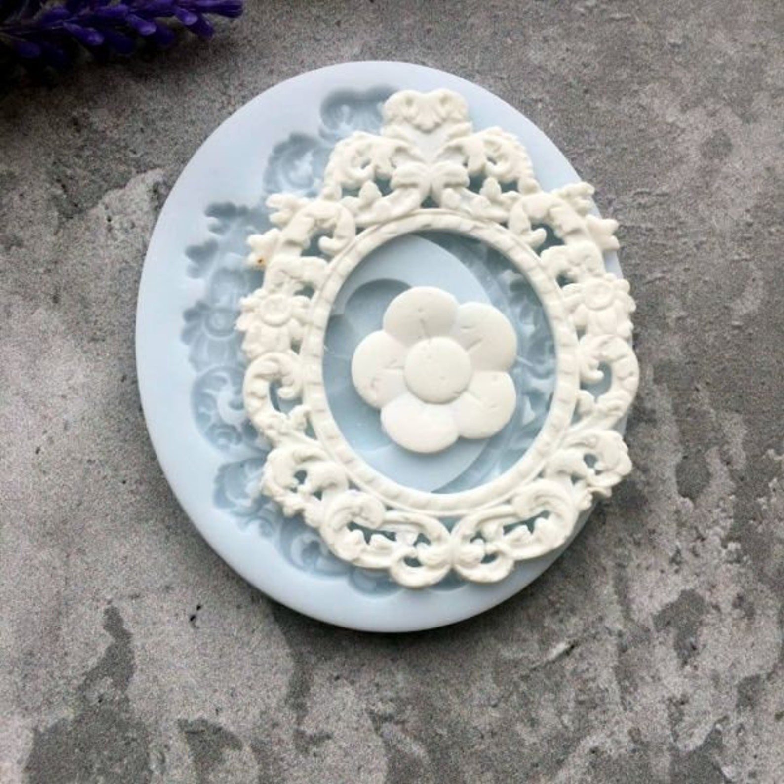 Openwork Frame in the Formwork for the Production of Molds (silicone ...