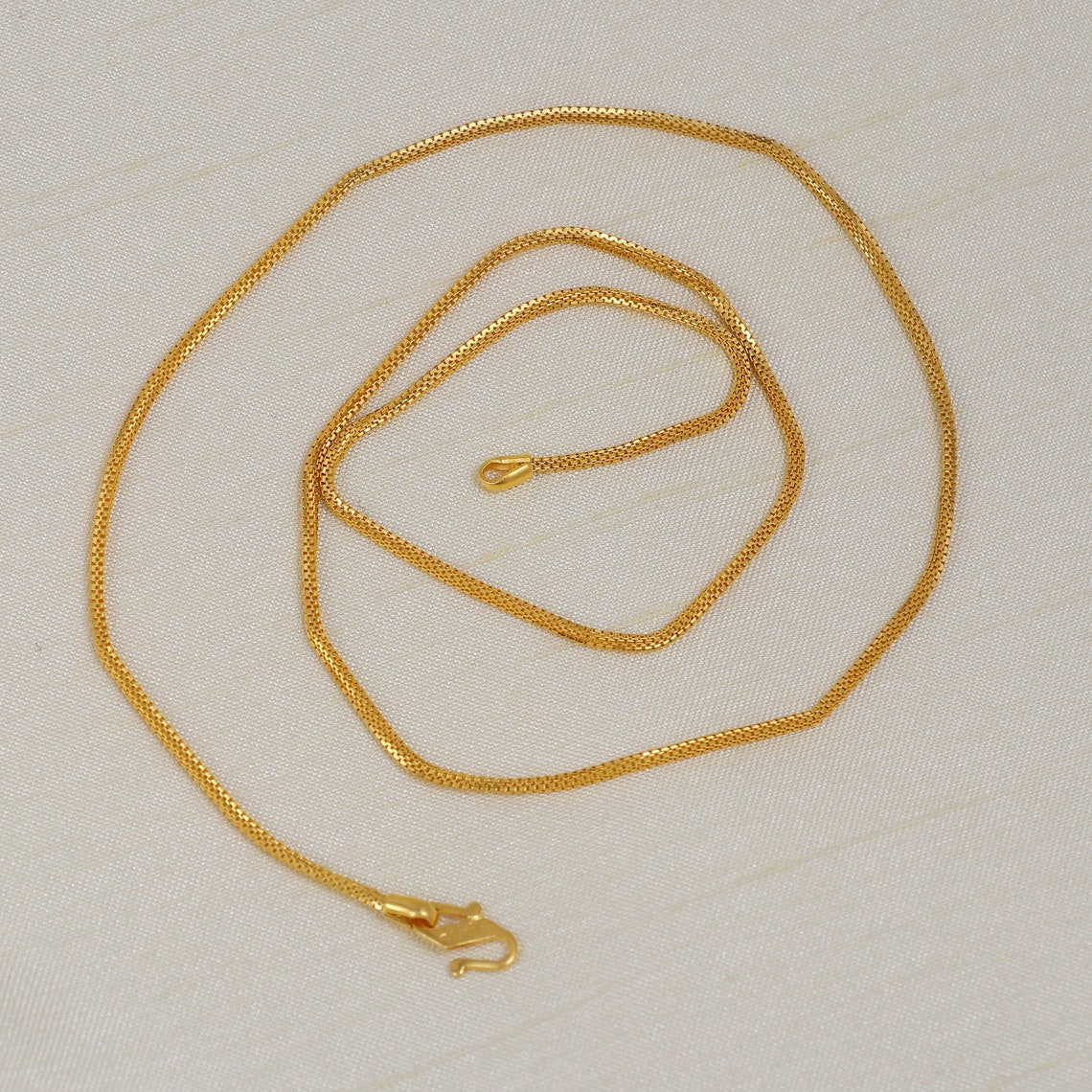 22kt Yellow Gold BOX Style Chain Gold Handmade Chain Unisex Gifting ...