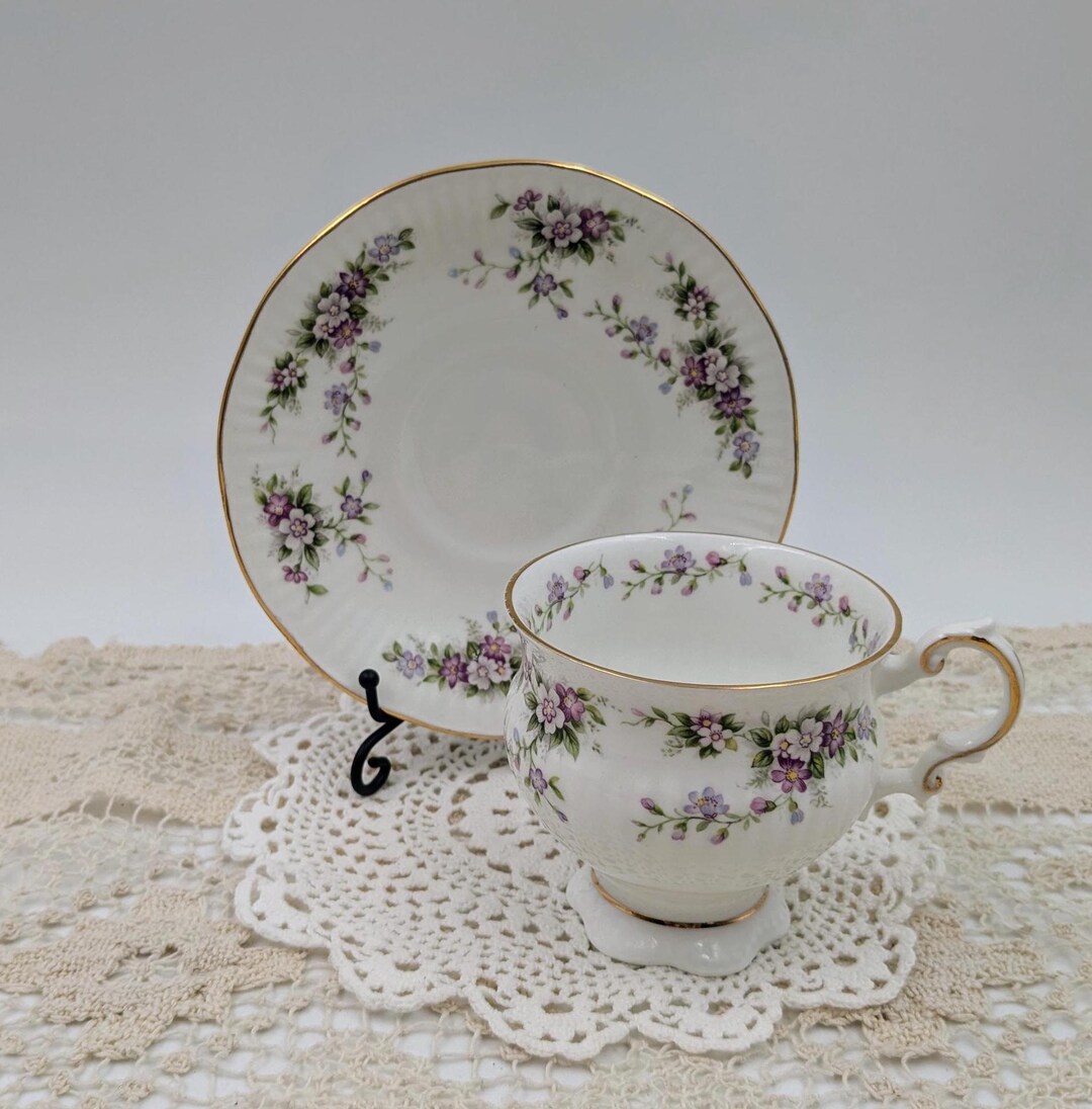 Vintage Elizabethan chantilly Fine Bone China Footed Tea Cup & Saucer ...