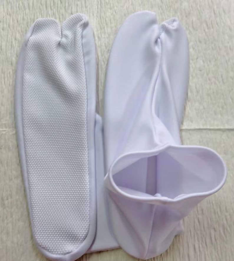 White/black Polyester Durable Traditional Tabi Socks for Men and Women ...