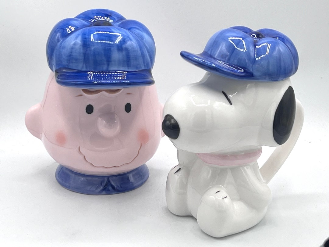 Charlie Brown & Snoopy Mugs With Lids, Peanuts United Features ...