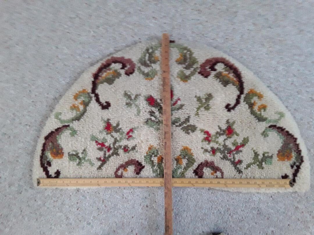 Vintage Shillcraft Latchhook Rug, Half Circle - Etsy