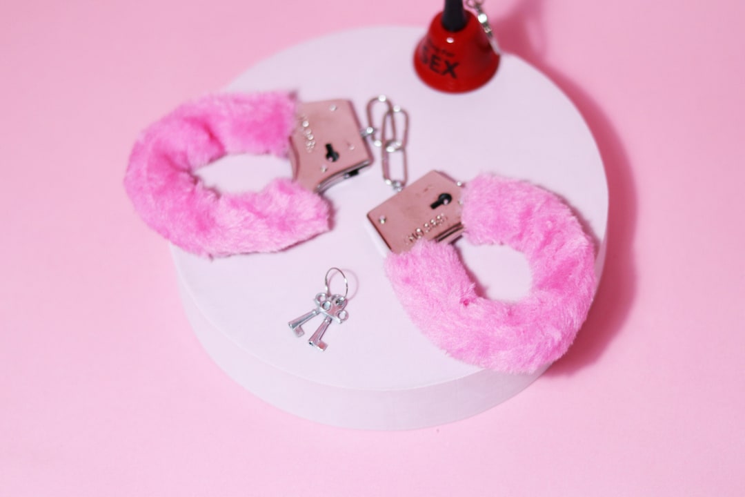 Pink Fluffy Handcuffs / Adult Gift Role Play Fantasy Valentines ...