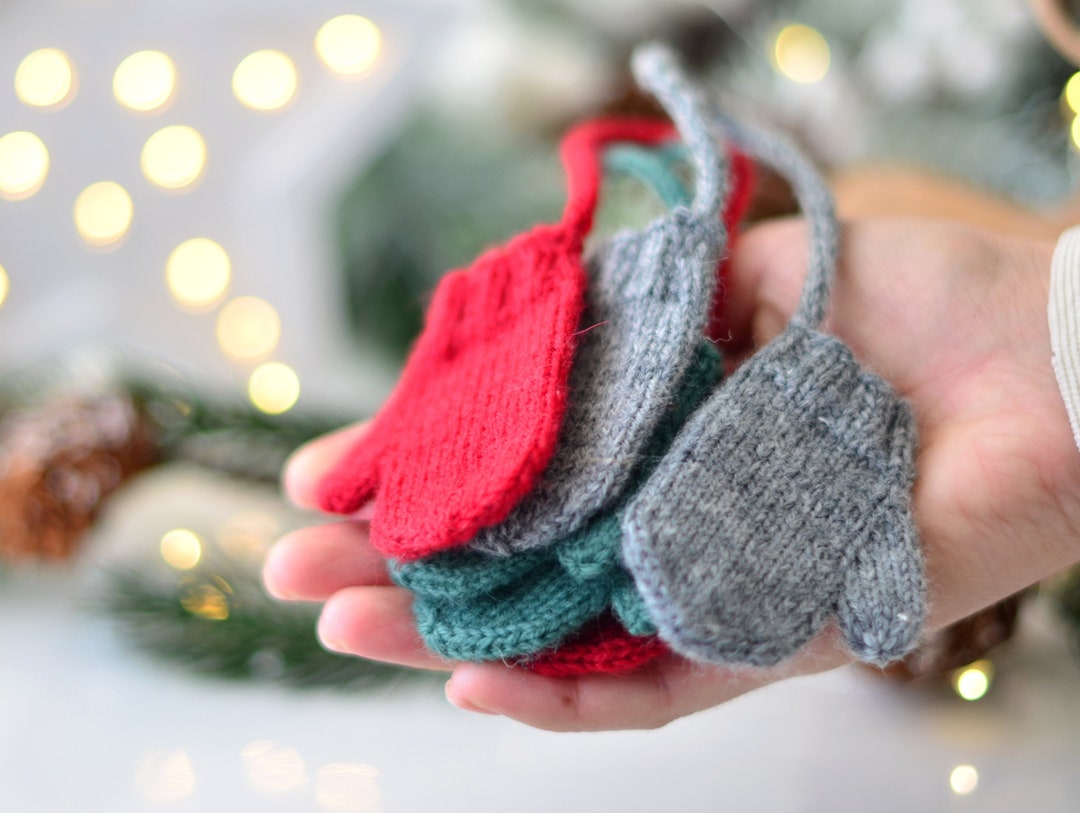 KNITTING PATTERN Christmas Mini Mittens - Holiday Ornaments - Etsy