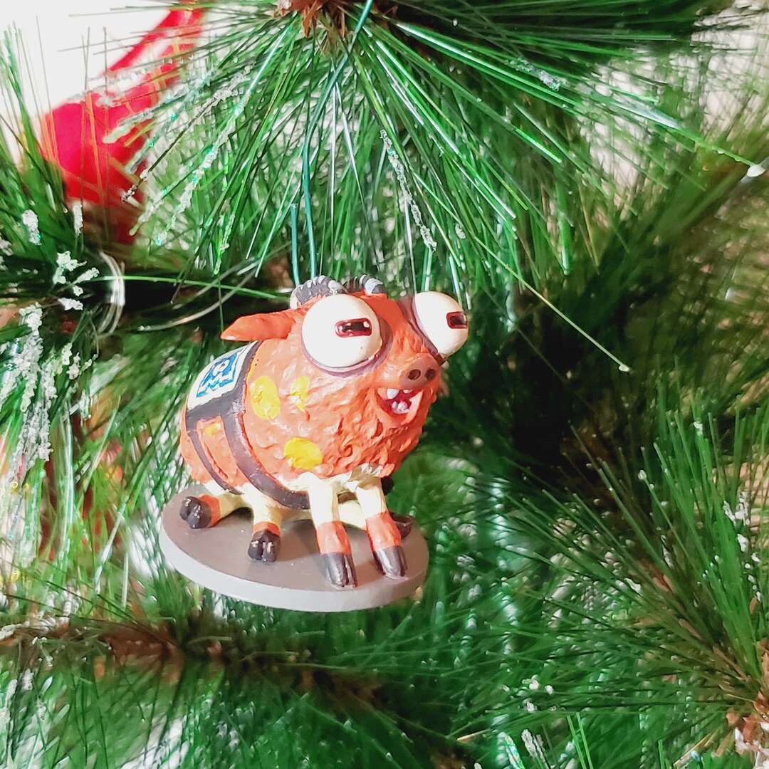 Christmas Tree Ornament Archie Scare Pig Mascot 1.5 Action Figure ...