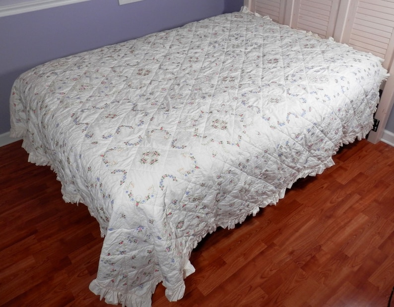 ANTIQUE Pearly ROSE QUILT Queen Size Embroidered Hand Made Heirloom One ...