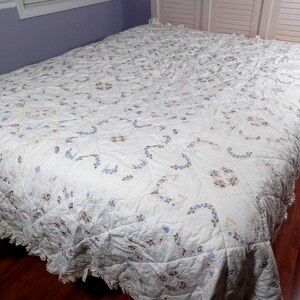 ANTIQUE Pearly ROSE QUILT Queen Size Embroidered Hand Made Heirloom One ...