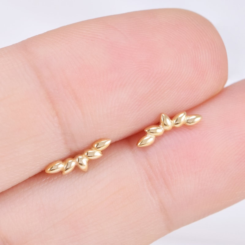 Single Leaf Earring Gold - Etsy