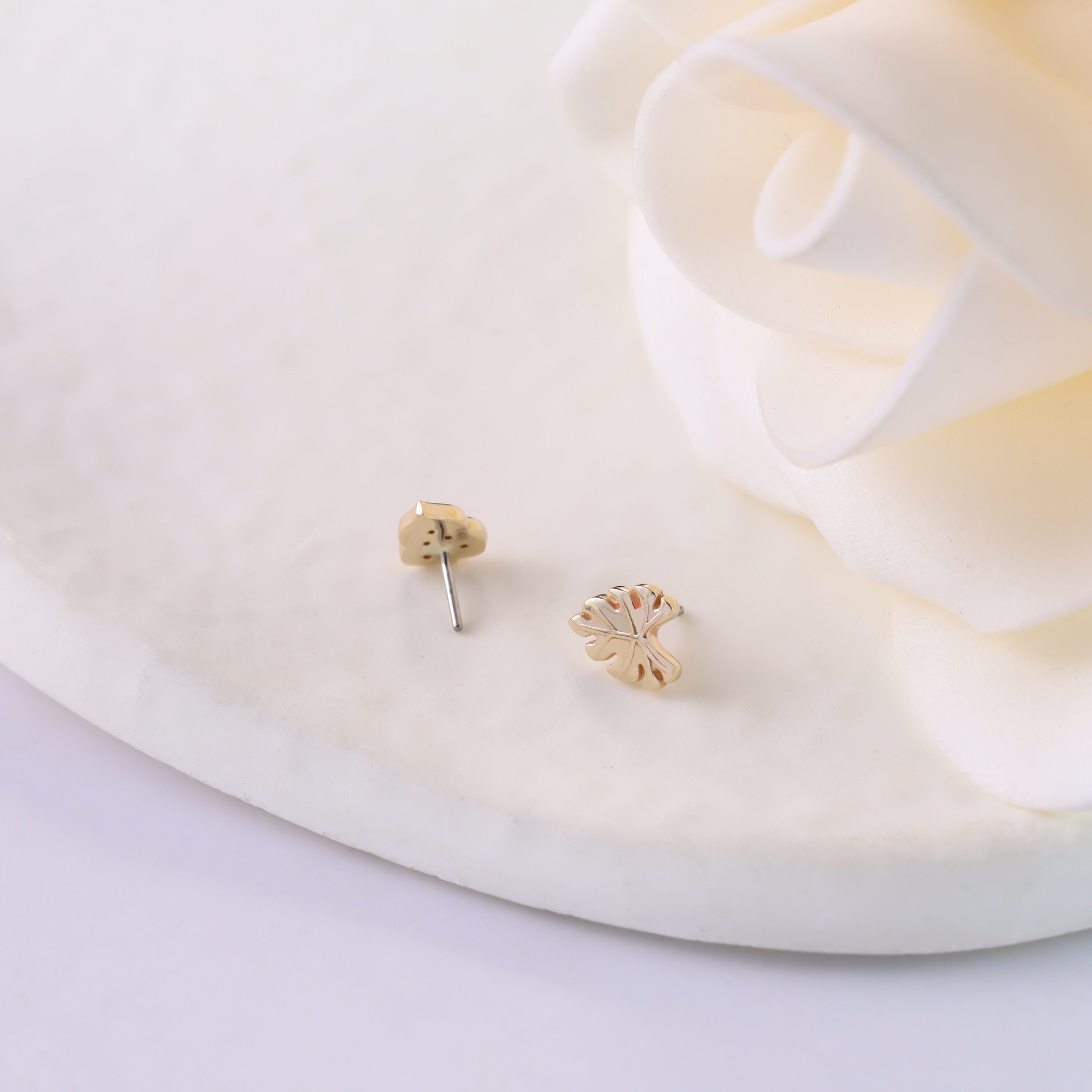 14k Solid Gold Leaf Threadless End, Tiny Leaf Cartilage Piercing, Gold ...