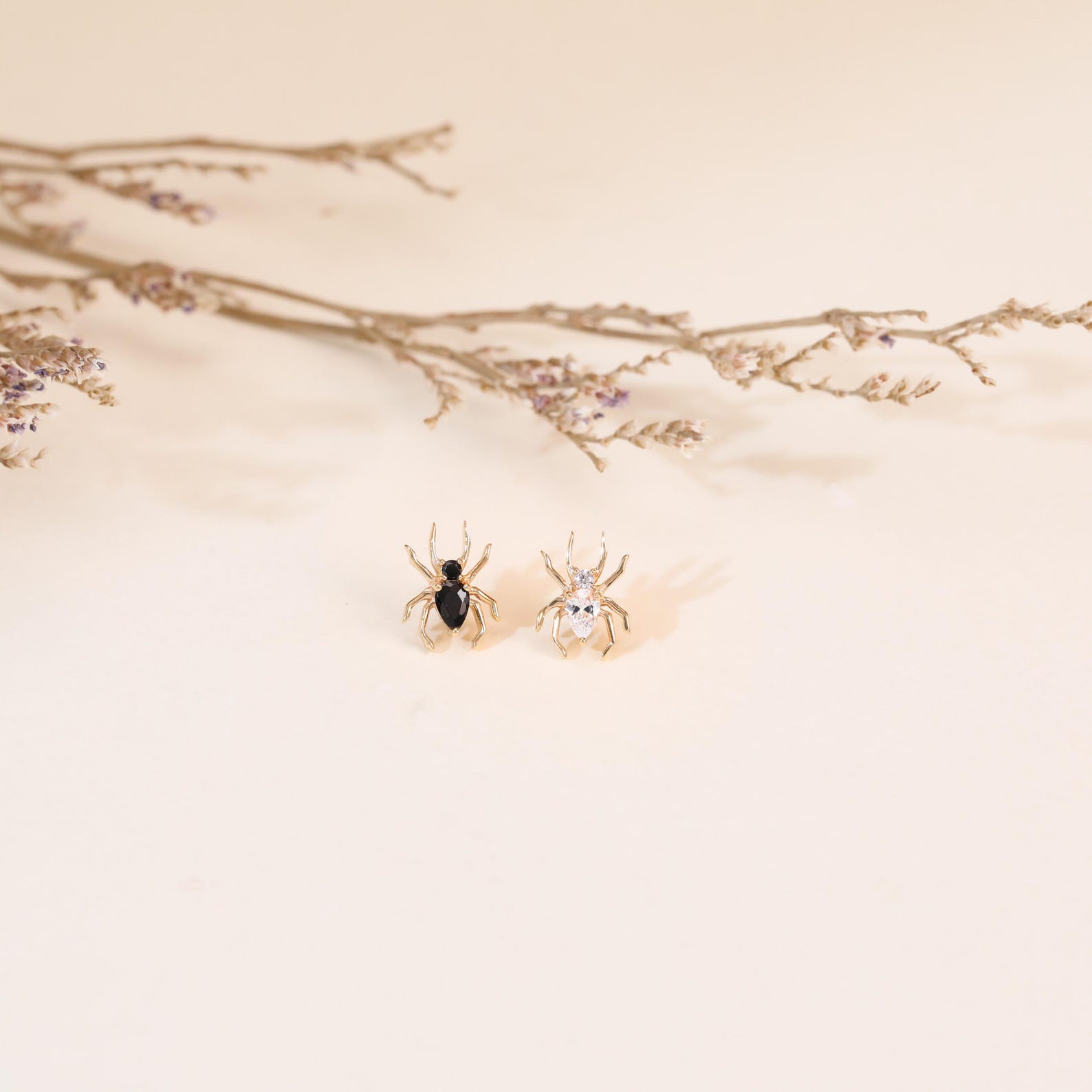 14K Solid Gold Dainty Spider Stud Earrings Tiny Cute Animal Cartilage ...
