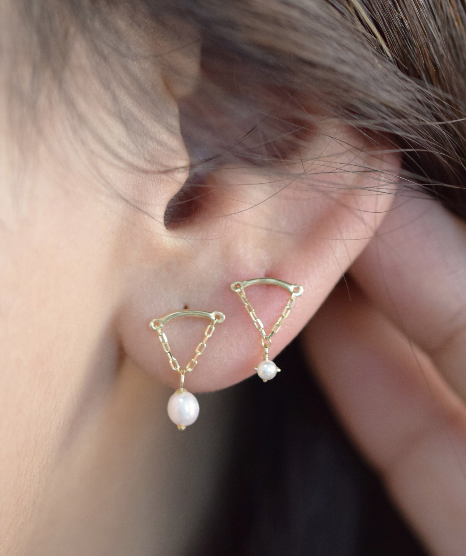14k Solid Gold Pearl Drape Chain Stud Earring Helix Chain Stud Conch ...