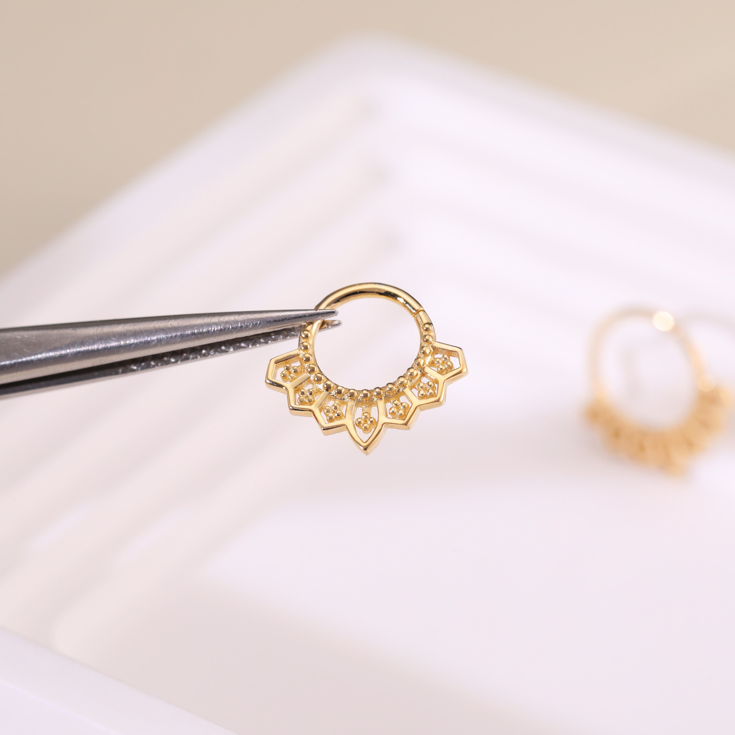 14k Solid Gold Royal Floral Seamless Clicker, Gold Septum Ring, Flower ...