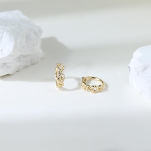 14K Solid Gold Vines Helix Hoop Carving Texture Conch Clicker Hinged ...