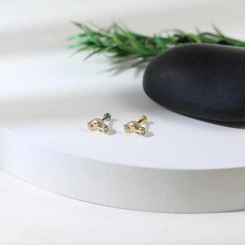 14K Solid Gold Lizard Stud Earring Tiny Animal Stud Cartilage Piercing ...