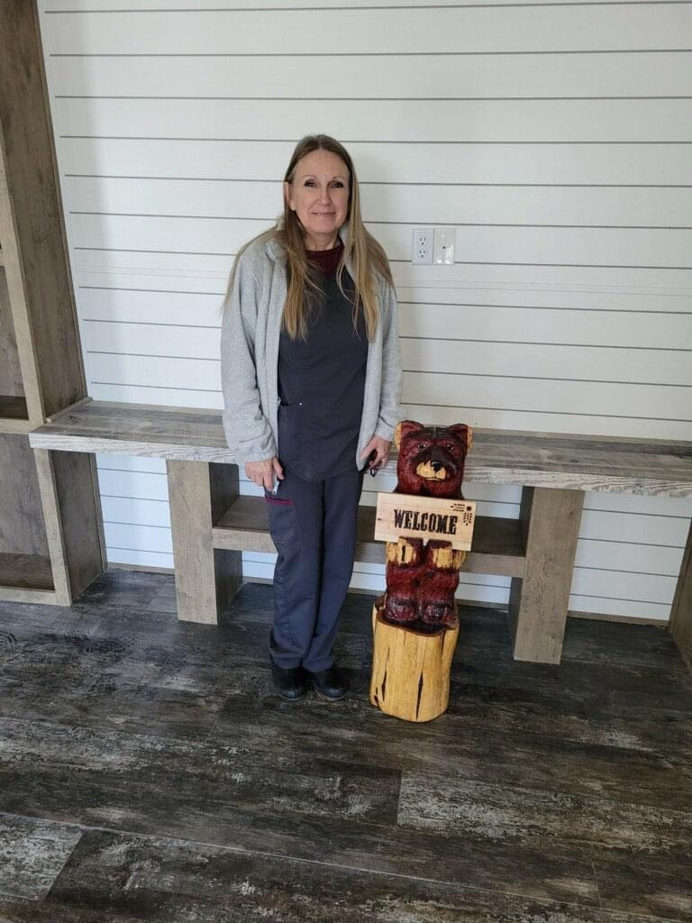 3ft Tall Cedar Welcome Bear, Chainsaw Carving FREE SHIPPING - Etsy