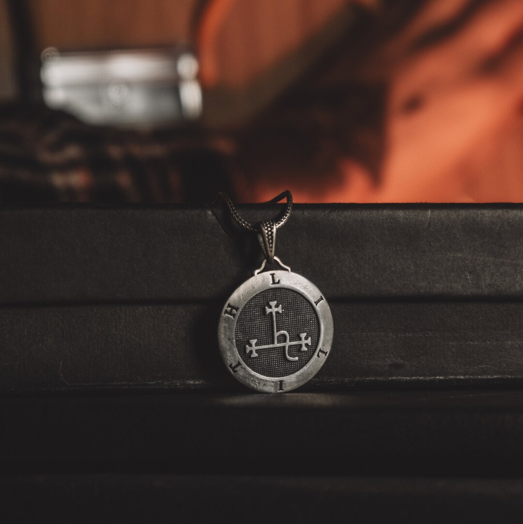 Female Sigil of Lilith Power Pendant for Girlfriend, Ancient Oval ...